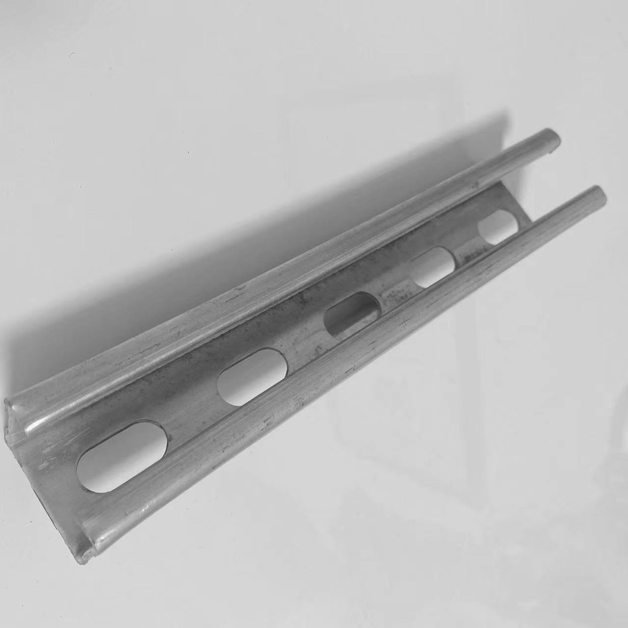 Heavy Duty Hdg Strut C Channel Unistrut 4.28kg M C Type 82*41mm steel ...