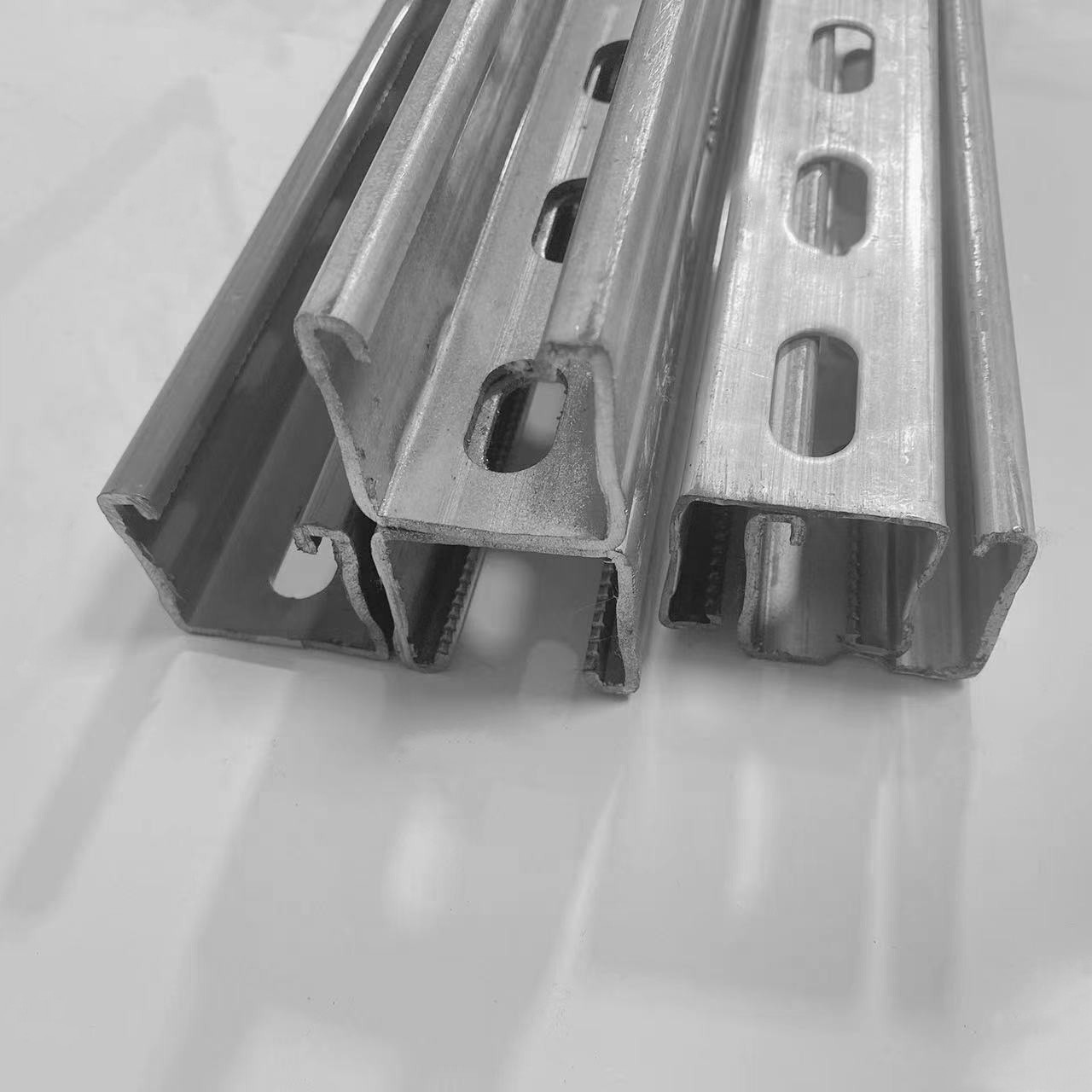 41*25*2.0mm Galvanised Steel Strut C Channel Long Service Life For ...