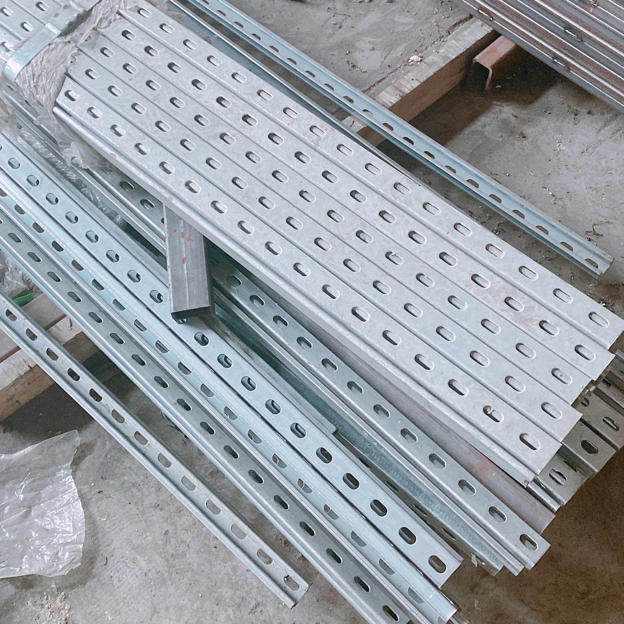 Construction Unistrut Steel Metal Strut Channel Cold Rolled 41mm SGS